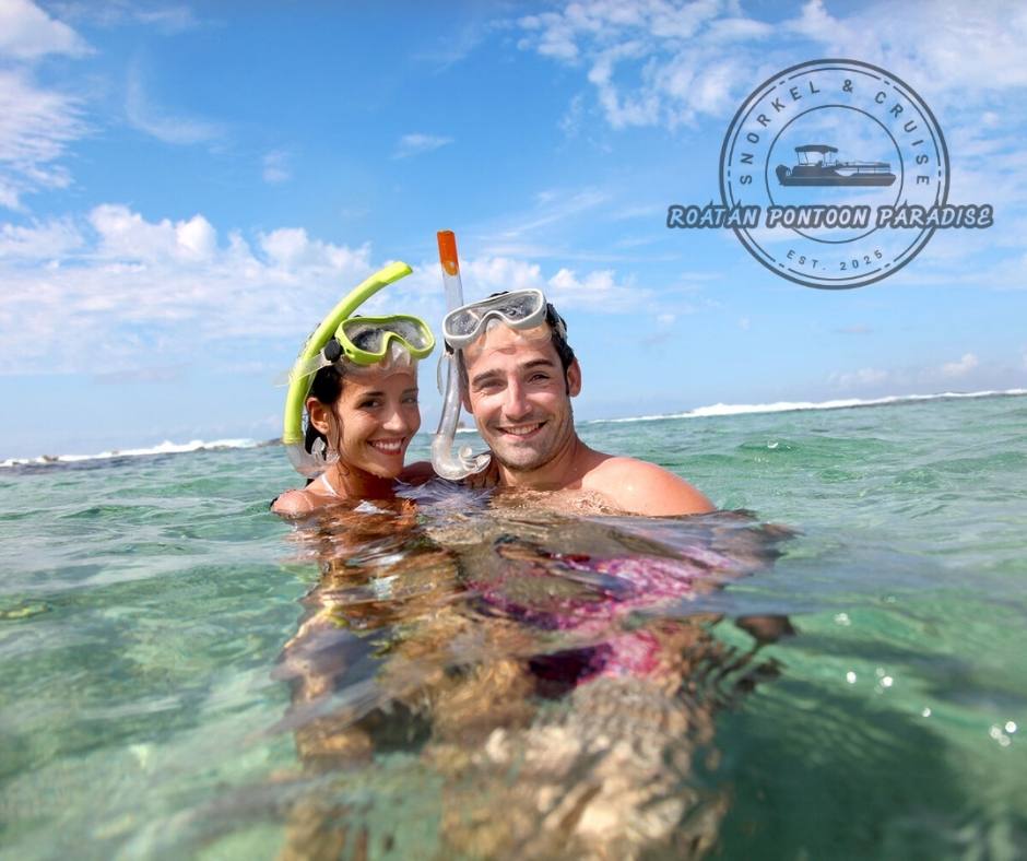 Roatan Pontoon Paradise – Snorkeling couple – Roatan Pontoon Paradise